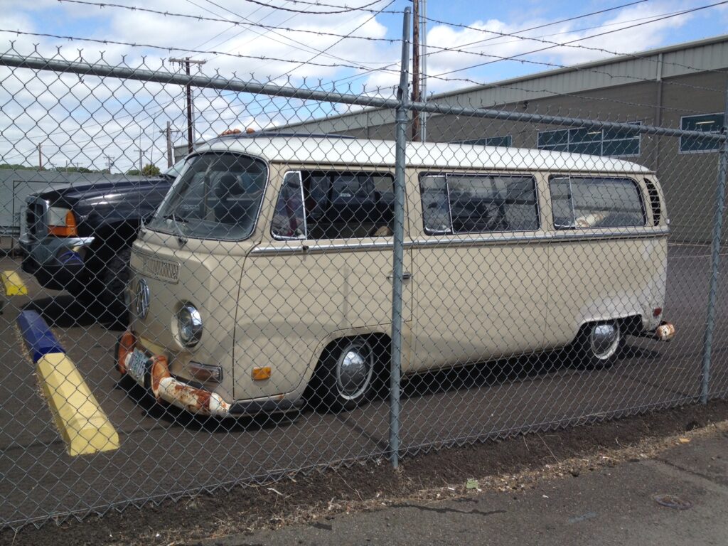 Volkswagen bus lowering kit by Wagenswest , for 1968-79 buses