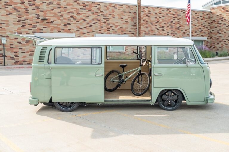 How to lift & lower a VW bus, correctly. - Wagenswest